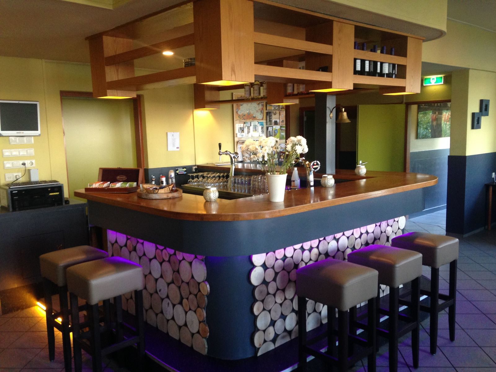 Groepsaccommodatie huren met bar? - GROEPEN.NL